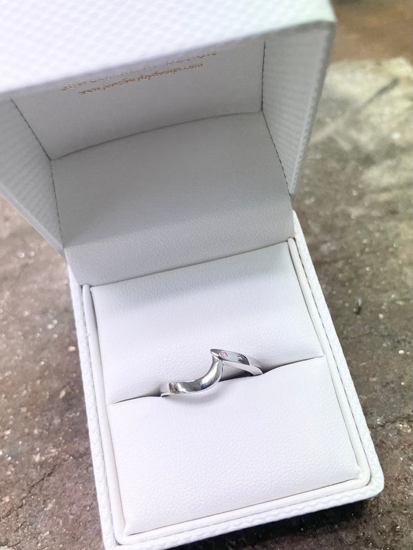 HANDMADE SHAPED WEDDING RING - Jewellerybydesign.com
